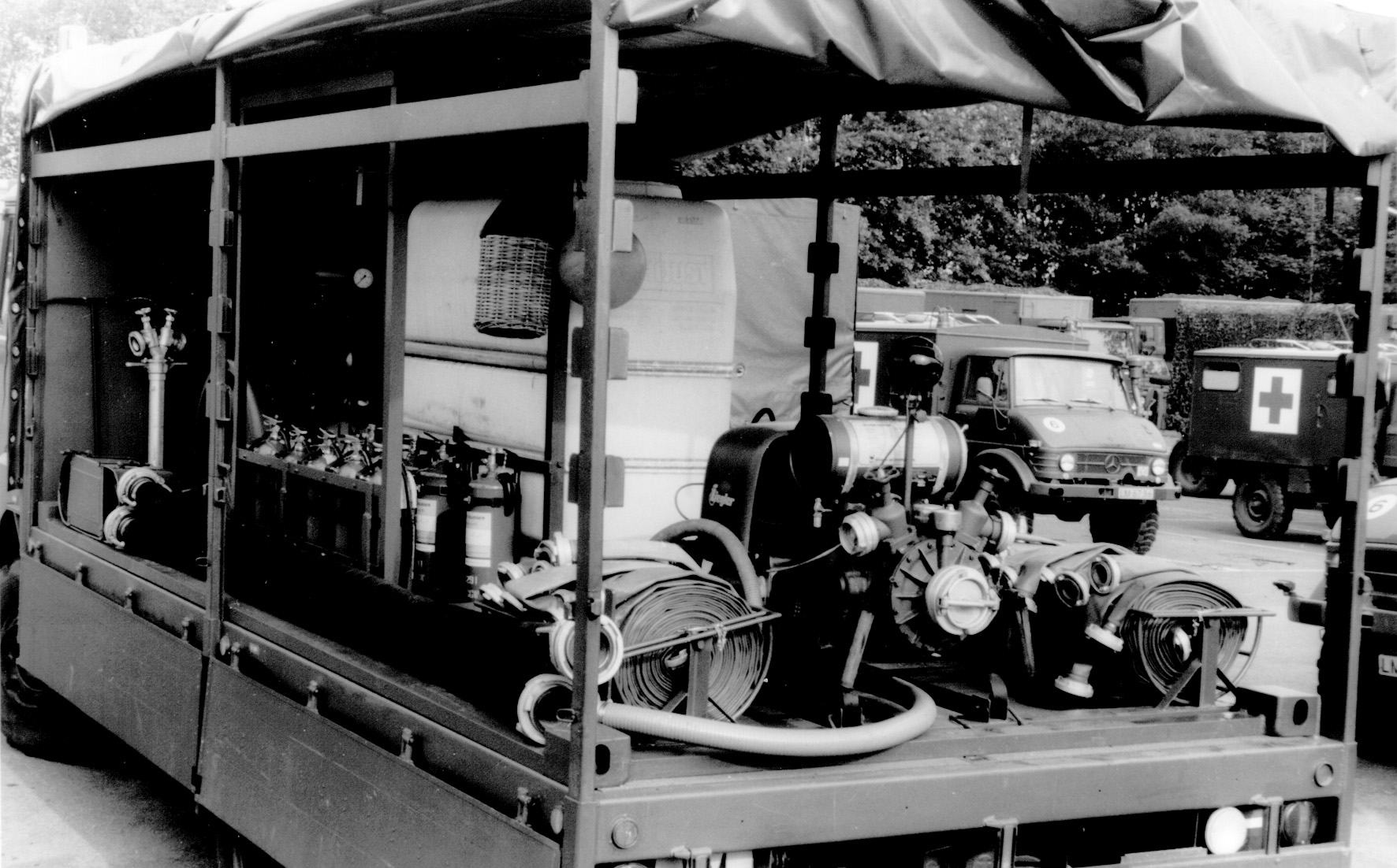 Fotopagina 0026 – Daf VW Brandweer GGW (KLu) | DEFENSIEBRANDWEER NL